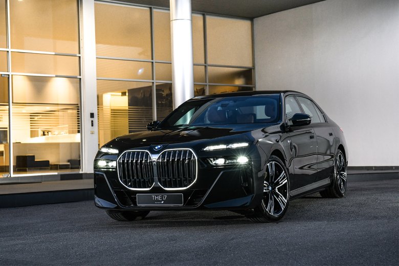 BWM i7 ยนตรกรรมหรูหรา ประดุจโรงหนังเคลื่อนที่ ขับขี่ไฟฟ้าสูงสุด 625 กม. ...