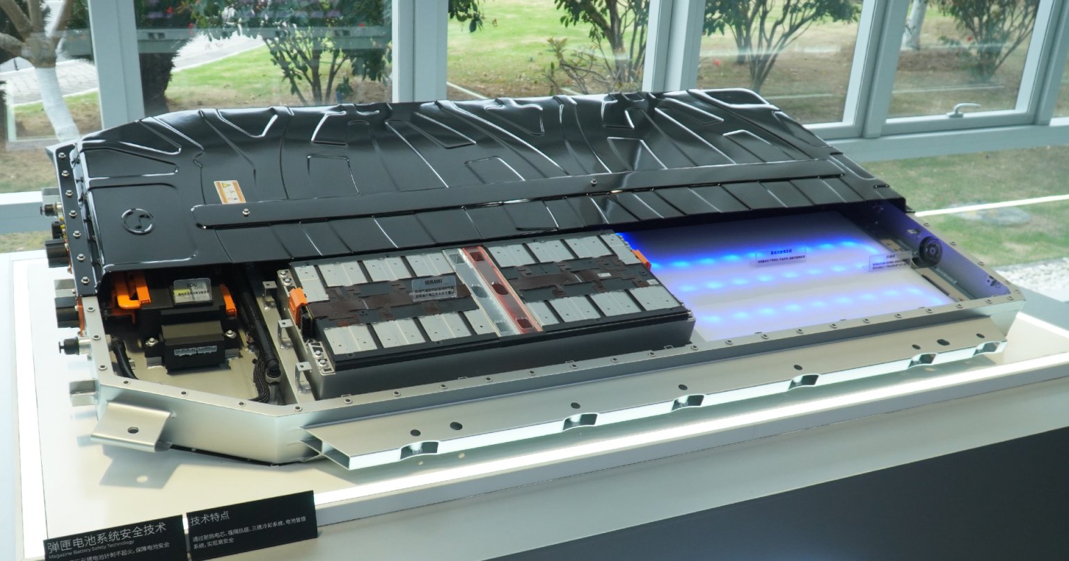 แบตเตอรี่รถ EV ระหว่าง NMC และ LFP ต่างกันอย่างไร? - BT beartai