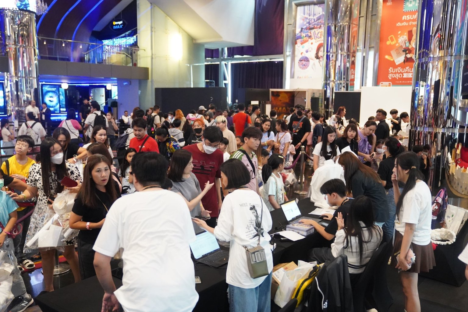 แป้ง Zbing Z. จัดเต็มแฟนมีตแรกในชีวิต อบอุ่นสุดประทับใจนับถอยหลัง 20 ...