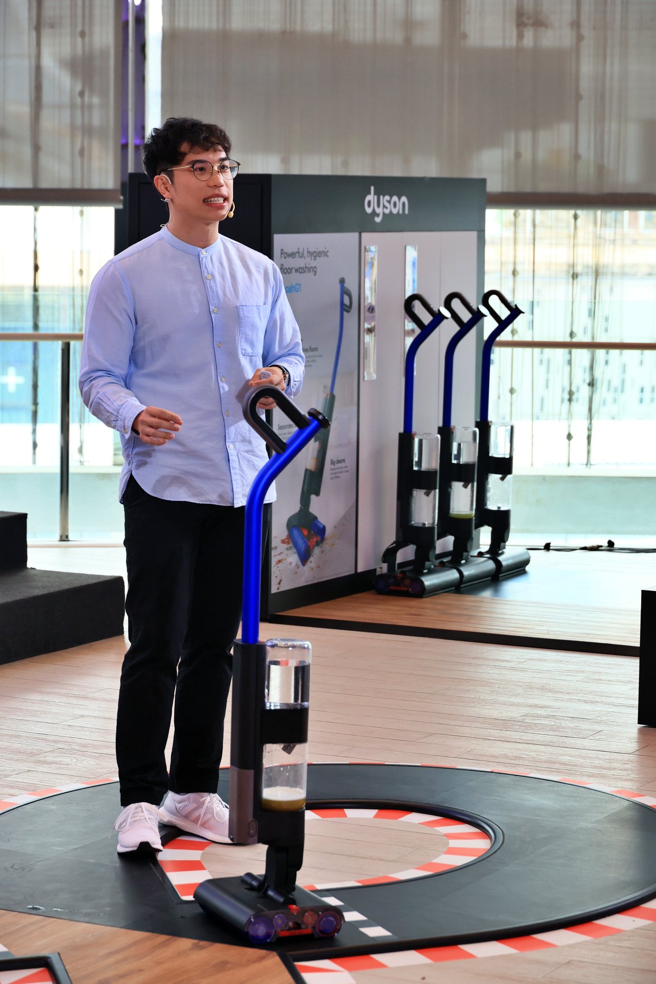 หุ่นดูดฝุ่น Dyson 360 Vis Nav และไม้ถูพื้น WashG1 เตรียมขายในไทย - BT ...