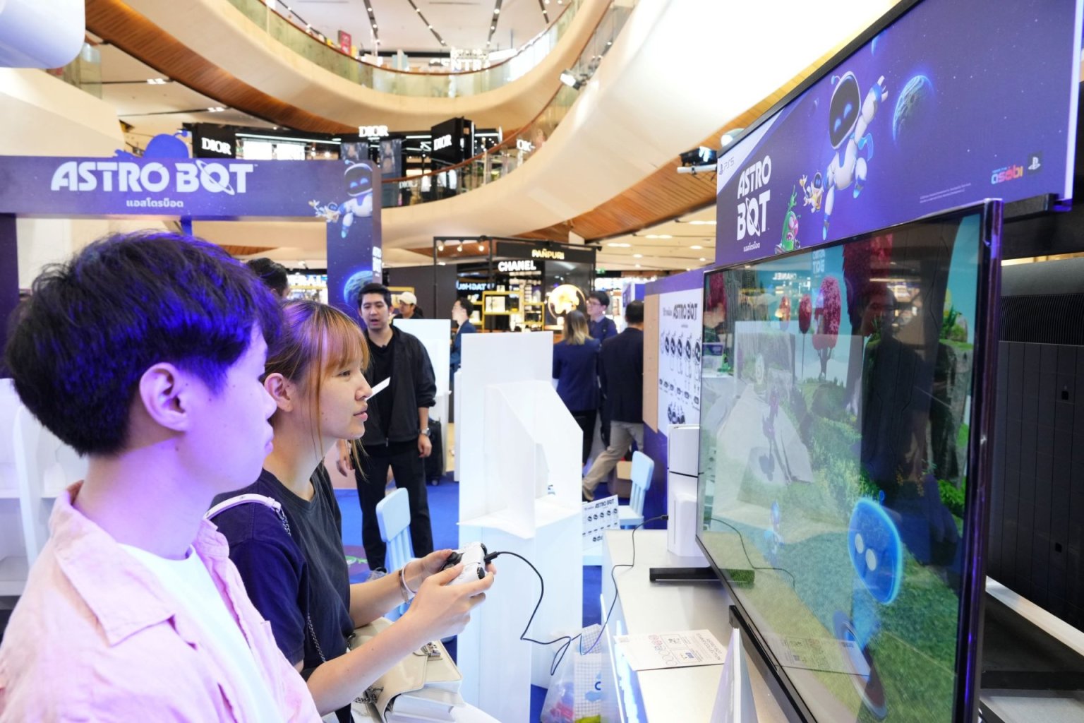 Astro Bot ยักษ์บุกเซ็นทรัลลาดพร้าว ! ฉลองเกมเปิดตัวพร้อมจอยลิมิเต็ด ...